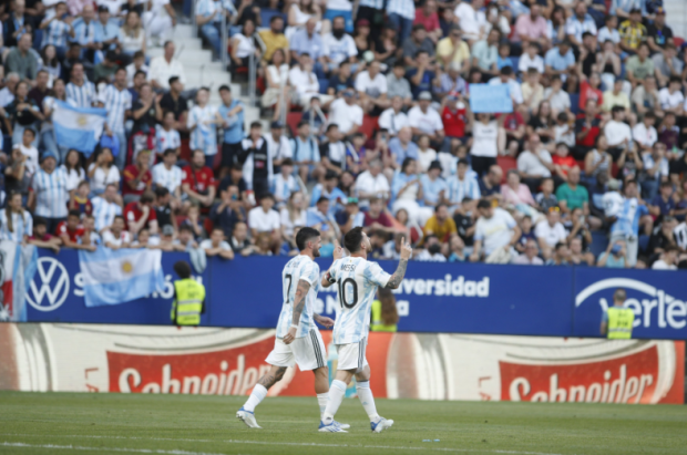 La Selección Argentina goleó a Estonia con cinco goles de Messi ...