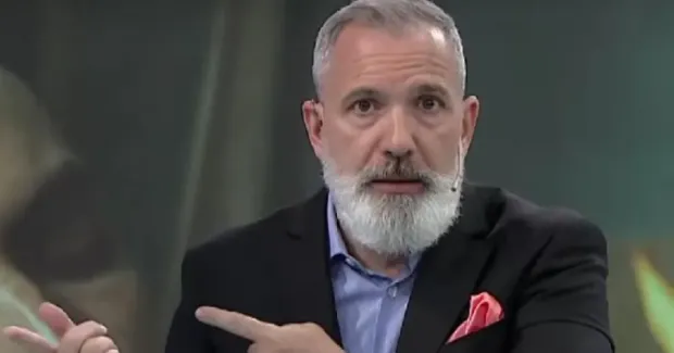 El periodista Pablo Duggan cruzó a un exfuncionario de Uñac y luego se ...