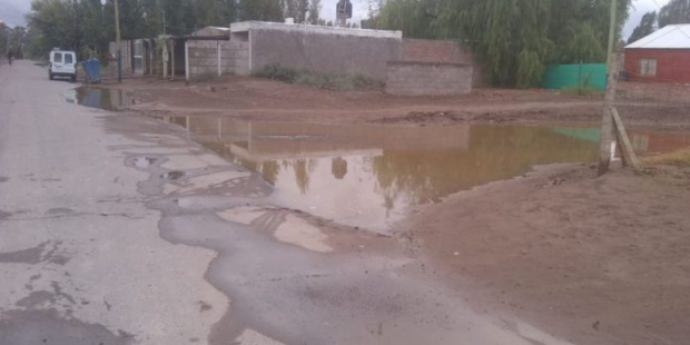 La lluvia dejó a familias de Capital con techos caídos y filtraciones ...