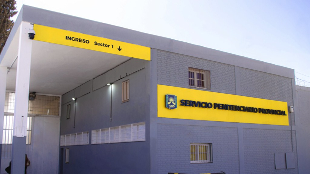 En una requisa encontraron un arma en partes, drogas y celulares en el ...